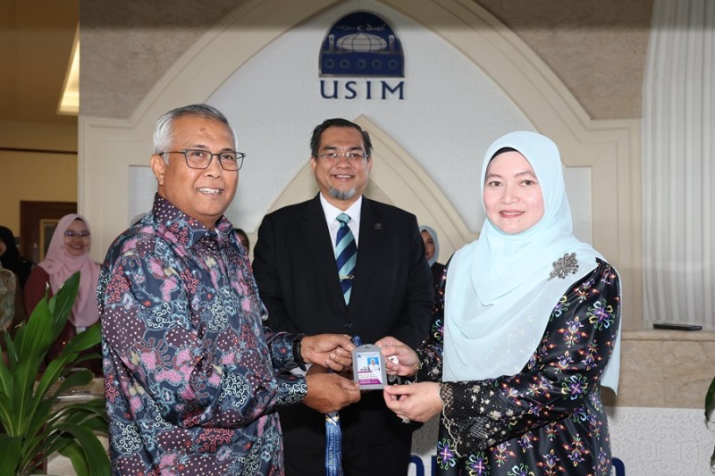 Profesor Dr. Nik Salida Suhaila Nik Saleh Dilantik Sebagai Timbalan ...